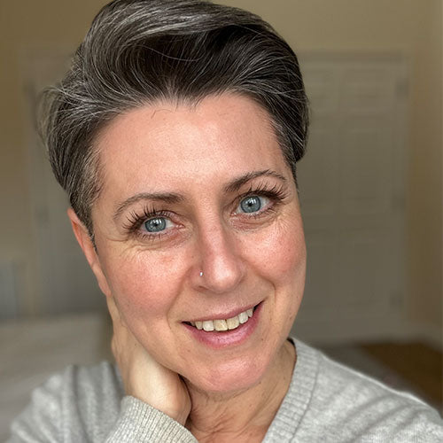 Sandie’s routine for a ‘no make-up’ make-up look. - Violet Jordan US